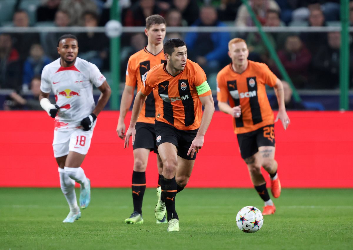 Aufstellungen Schachtar Donezk Gegen Stade Rennes